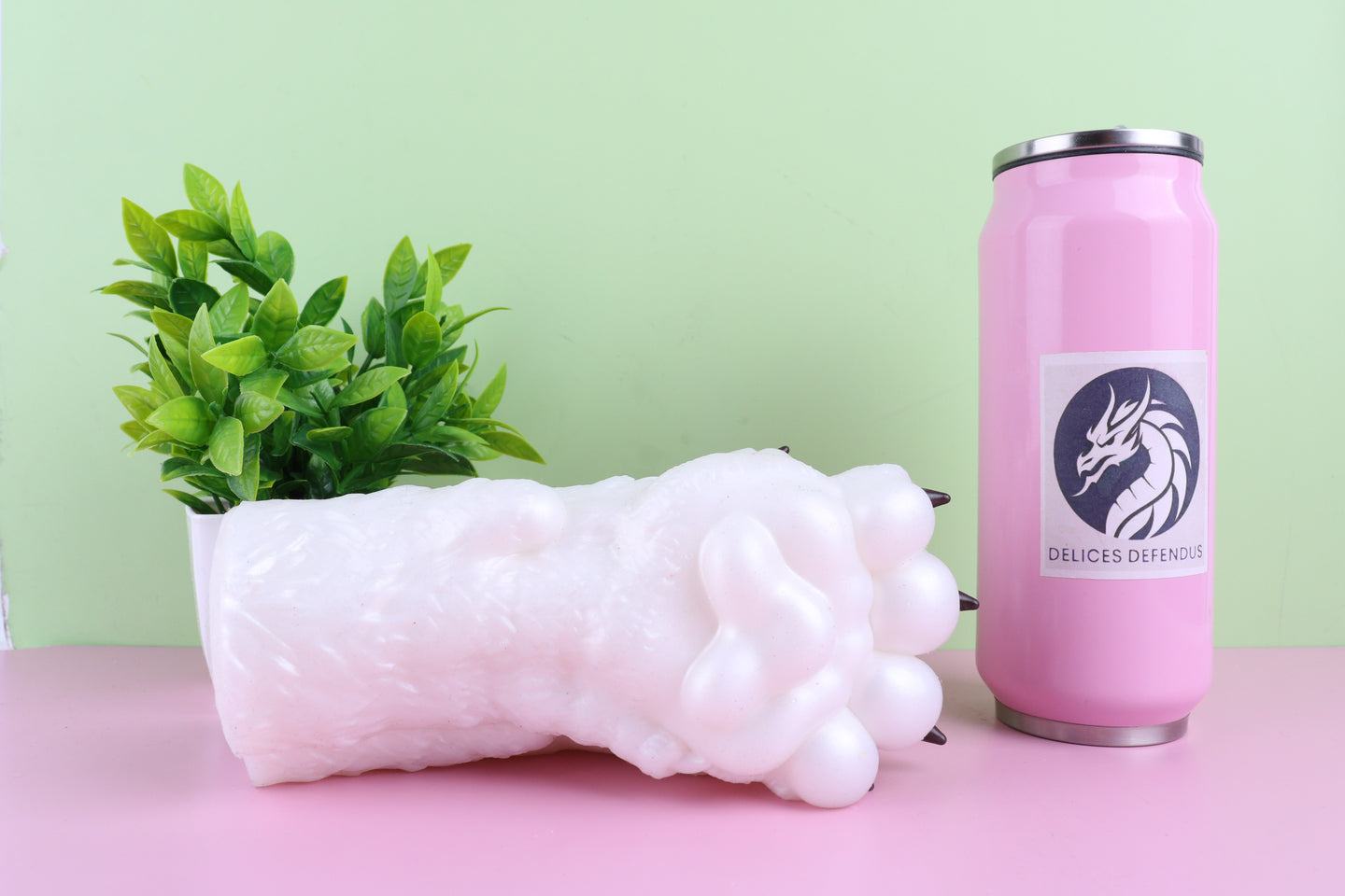 Loona, Hellish Paws – Furry Masturbator – Délices Défendus